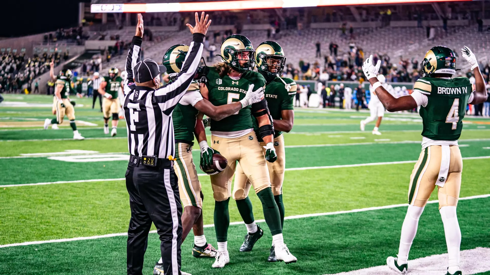 Holker Earns Second Mackey Award Tight End of the Week Honors ...