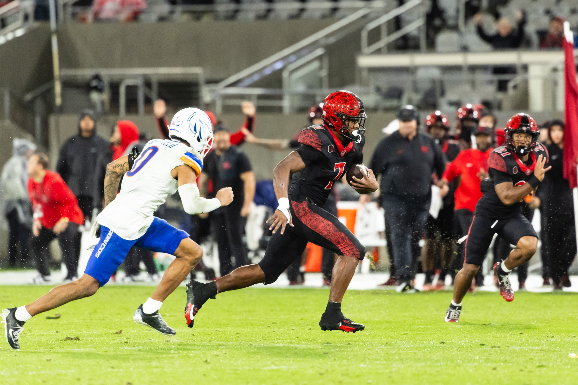 SDSU’s Lucky Sutton Named a Semifinalist for the Doak Walker Award ...